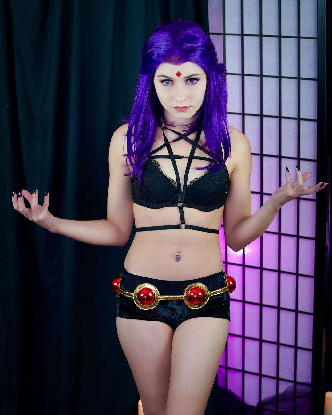 daniella.claire.cosplay as Raven | Scrolller