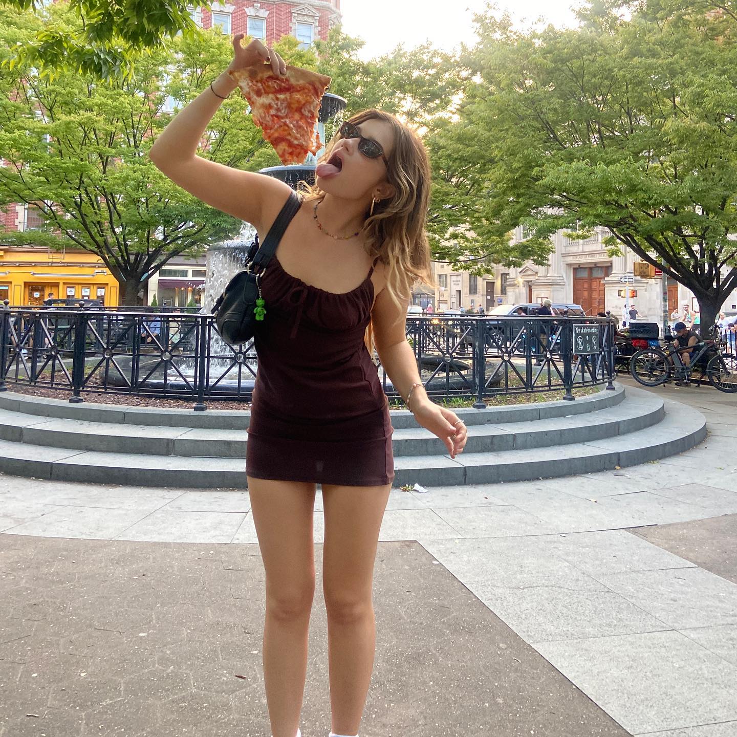 Dat Thigh Gap | Scrolller