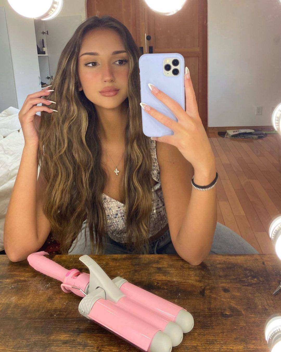 Deanna Davis (irtr) | Scrolller