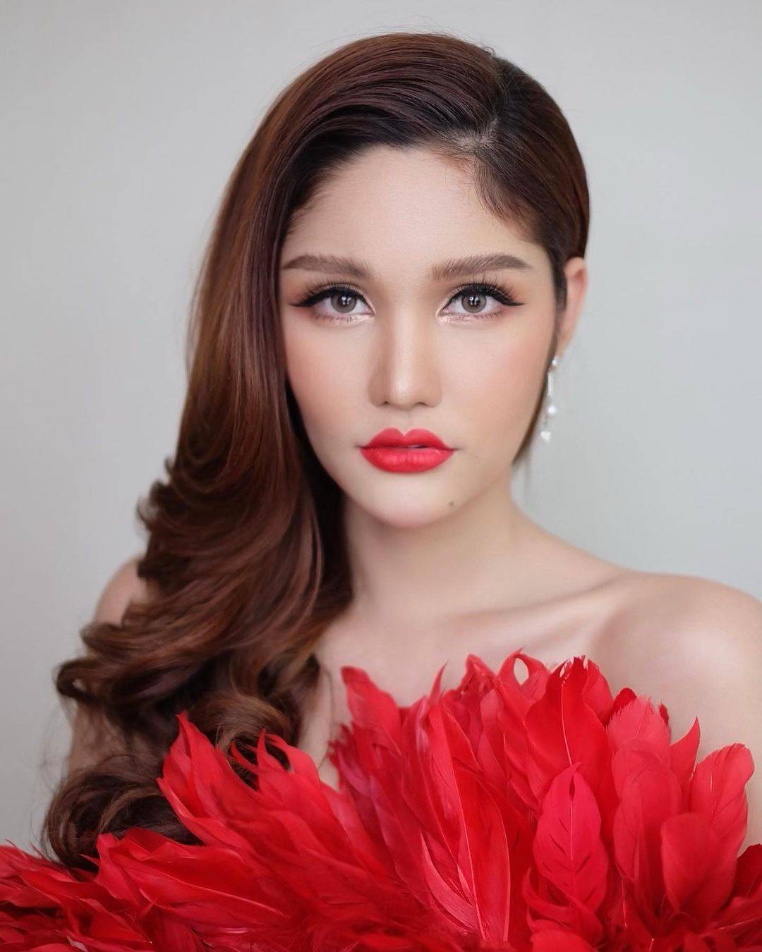 Dear Ruethai | Scrolller