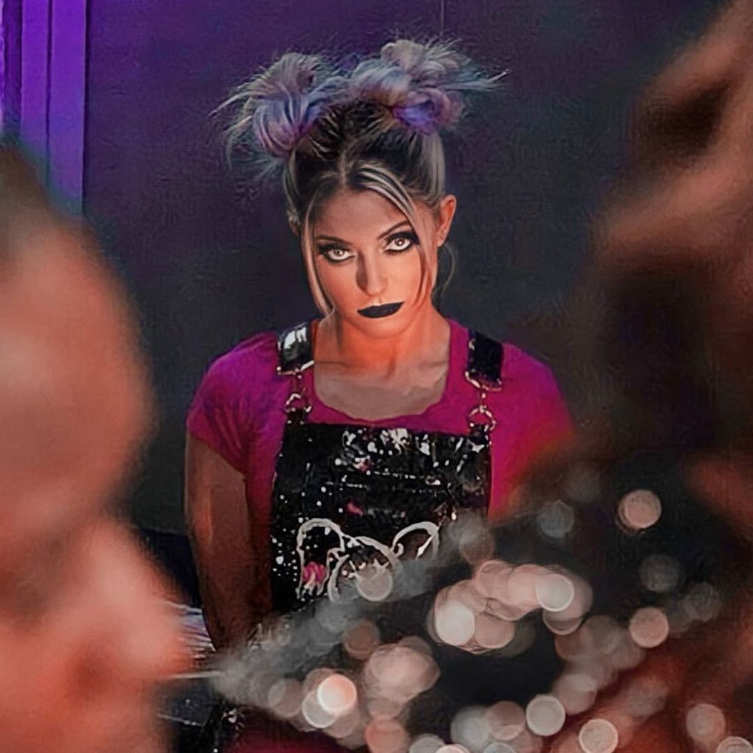 Death Stare | Scrolller