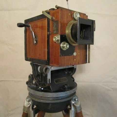 Debrie Parvo (early 35mm Crank Camera c1919) | Scrolller