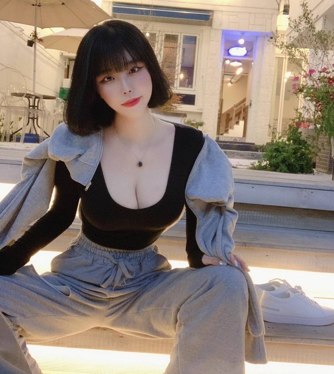 Deep inside | Scrolller