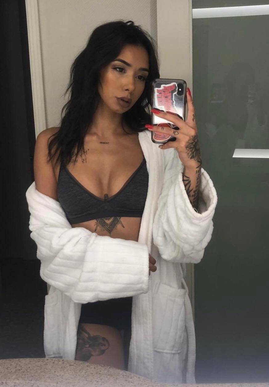 Definition of a trophyfuck | Scrolller