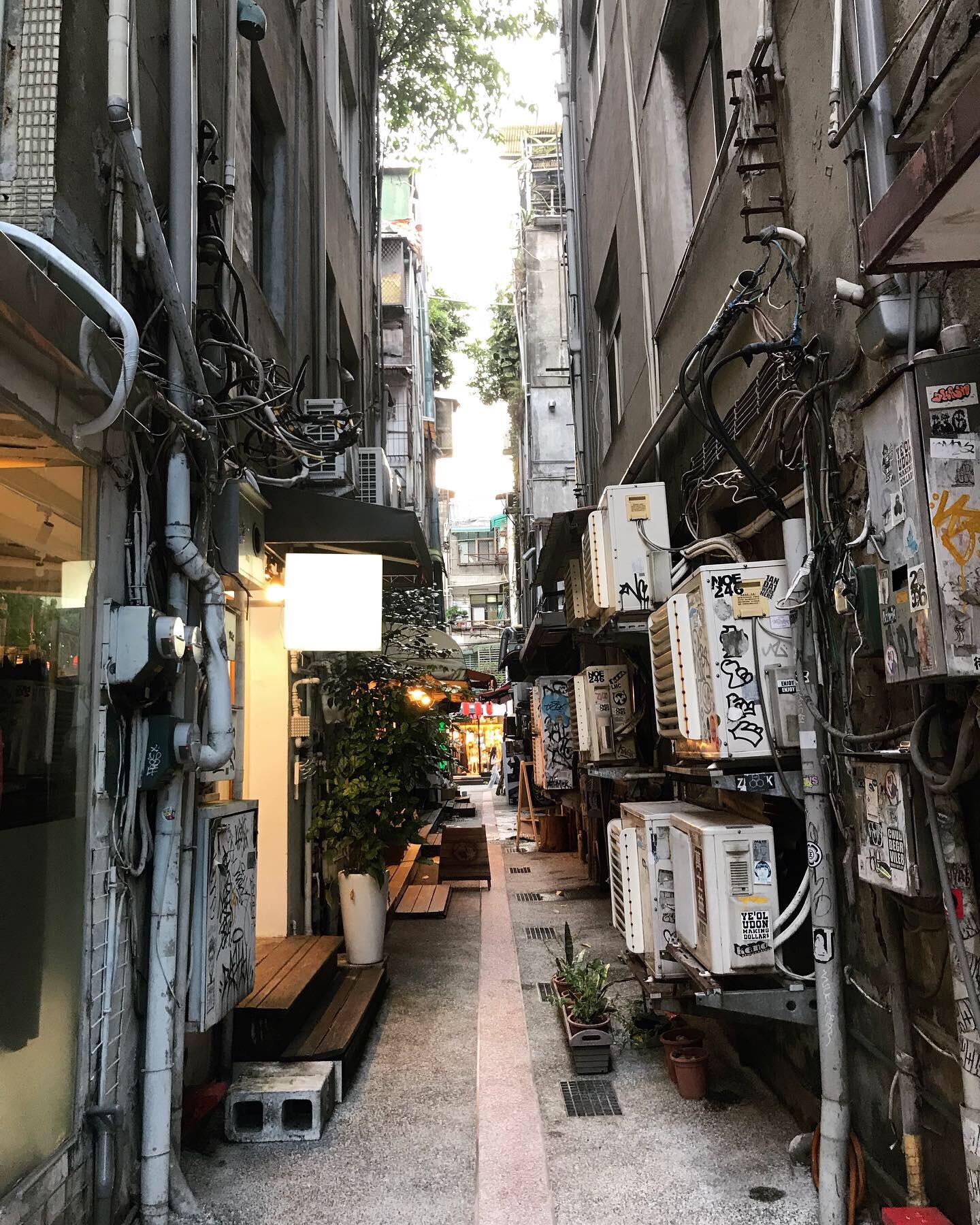 Delightful alleys in central Taipei | Scrolller