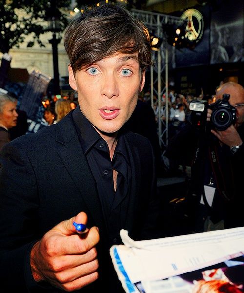 Dem cheekbones! | Scrolller