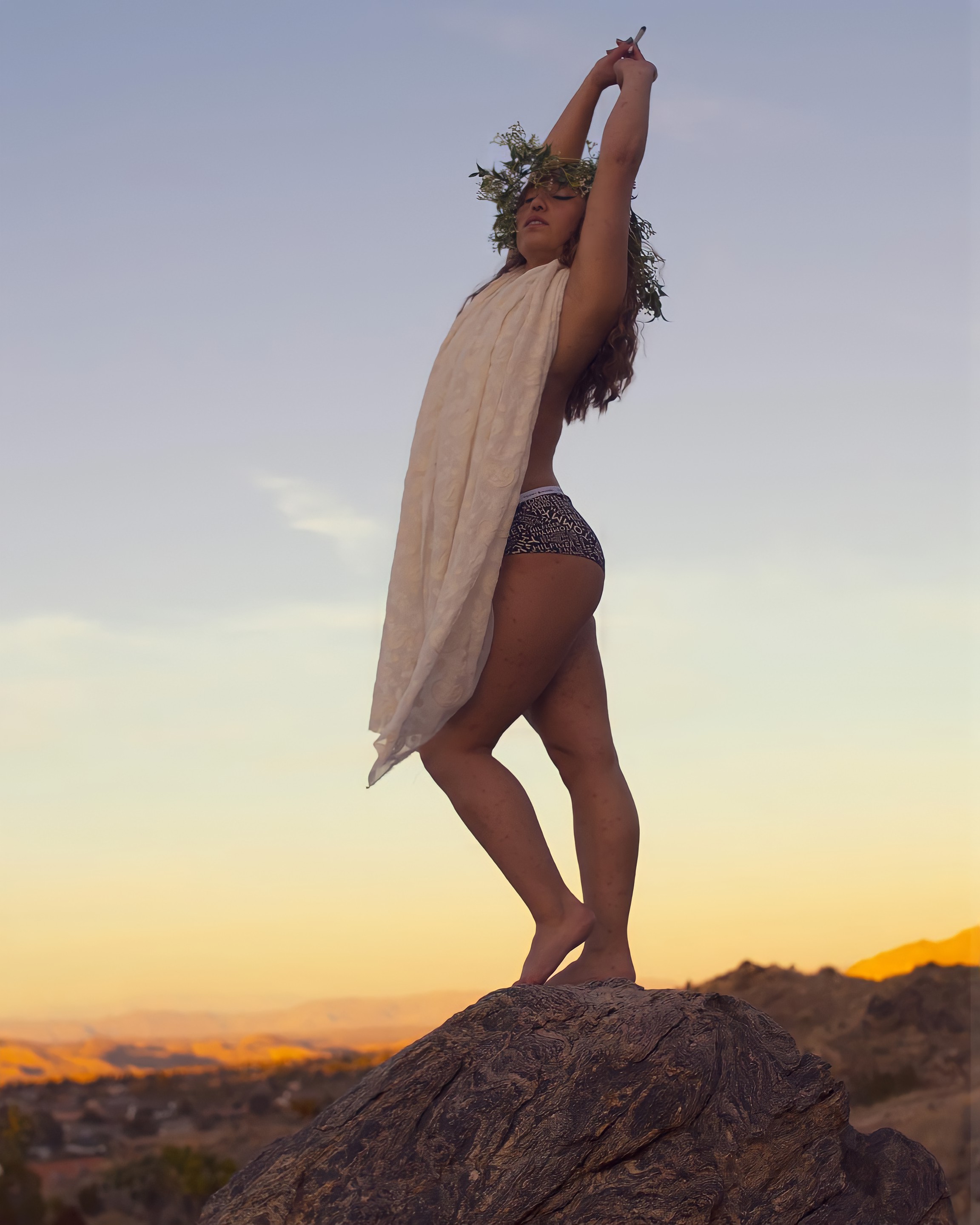 Desert goddess | Scrolller