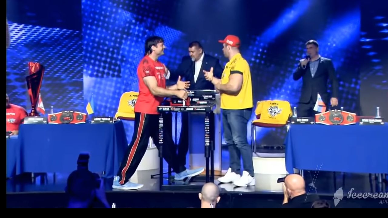 Devon Larrat pre-match with Denis Cyplenkov | Scrolller