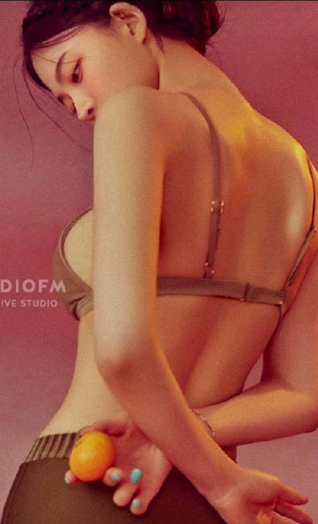 DIA - Somyi sideboob | Scrolller