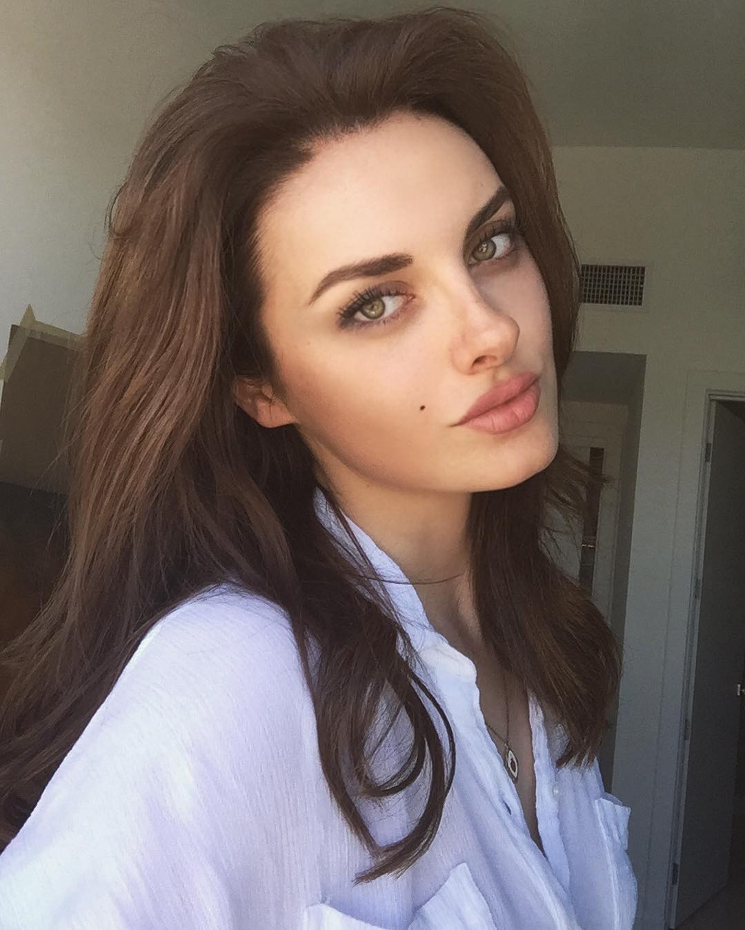 Diana Georgie | Scrolller