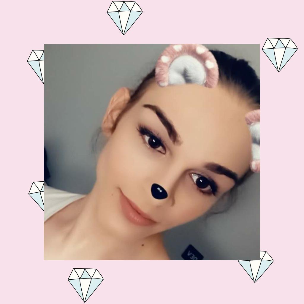 Did a full face of makeup at like 2am just cuz lol | Scrolller