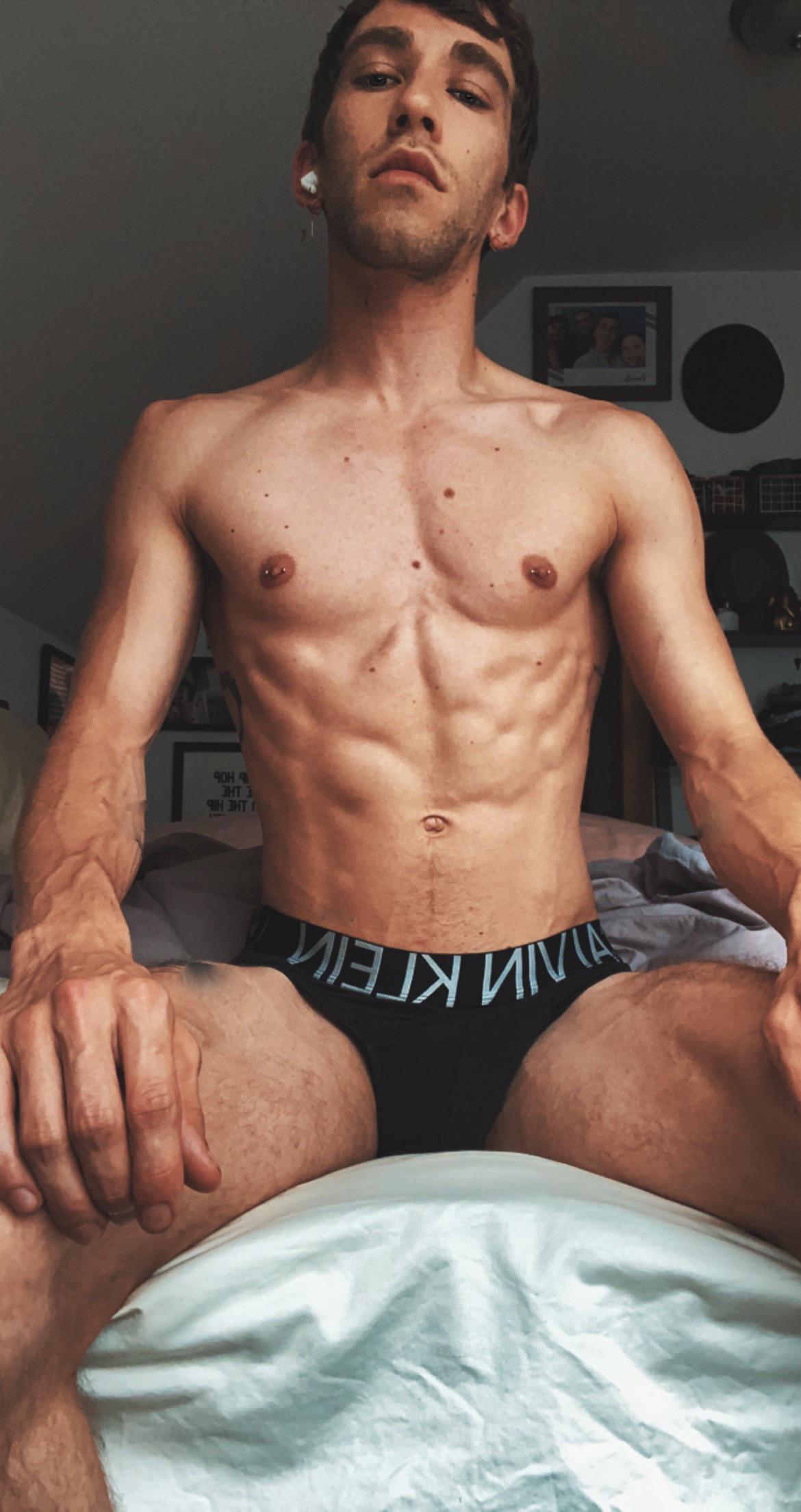 digging the lighting in my new spot | Scrolller