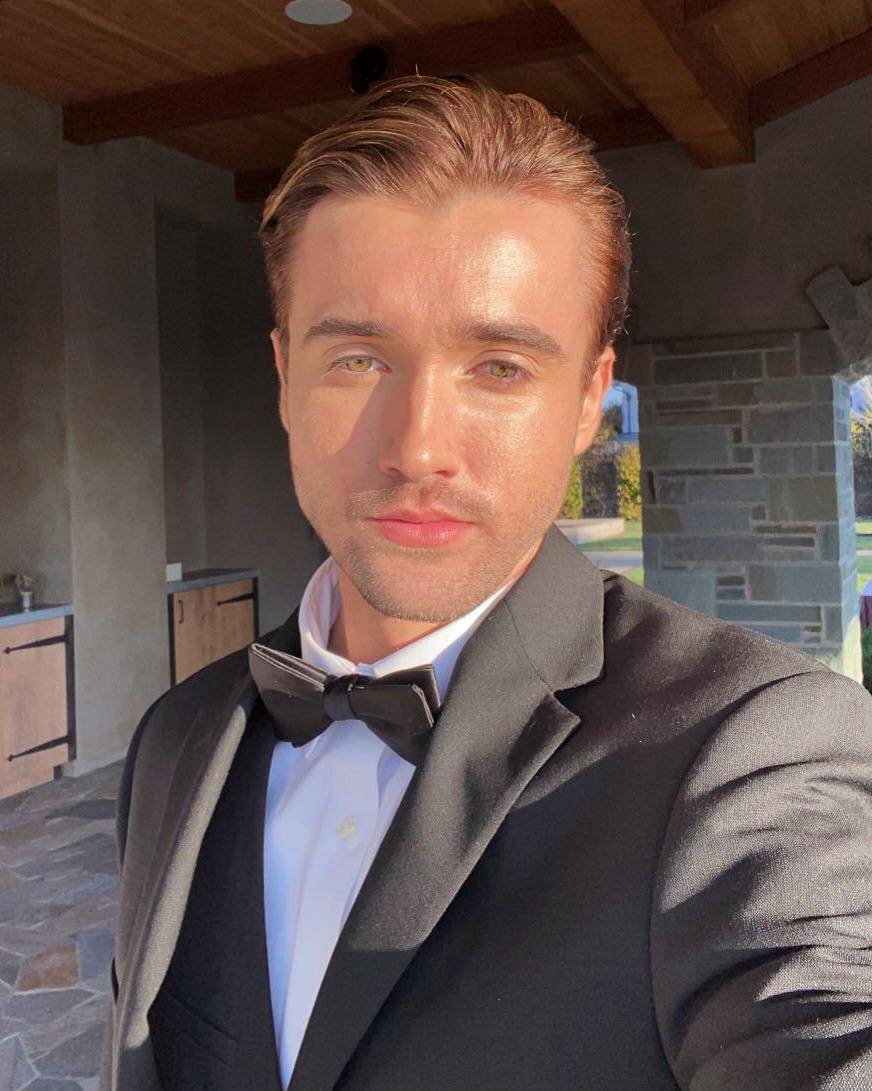 Dinner date?;) | Scrolller