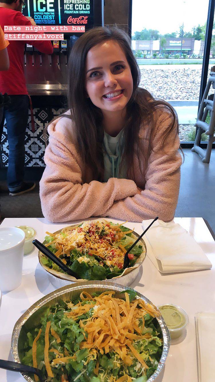 Dinner date | Scrolller