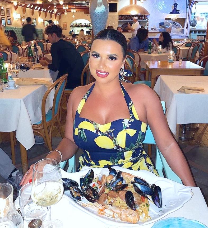 Dinner time | Scrolller