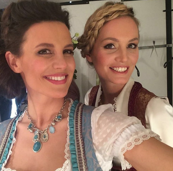 Dirndl girls | Scrolller