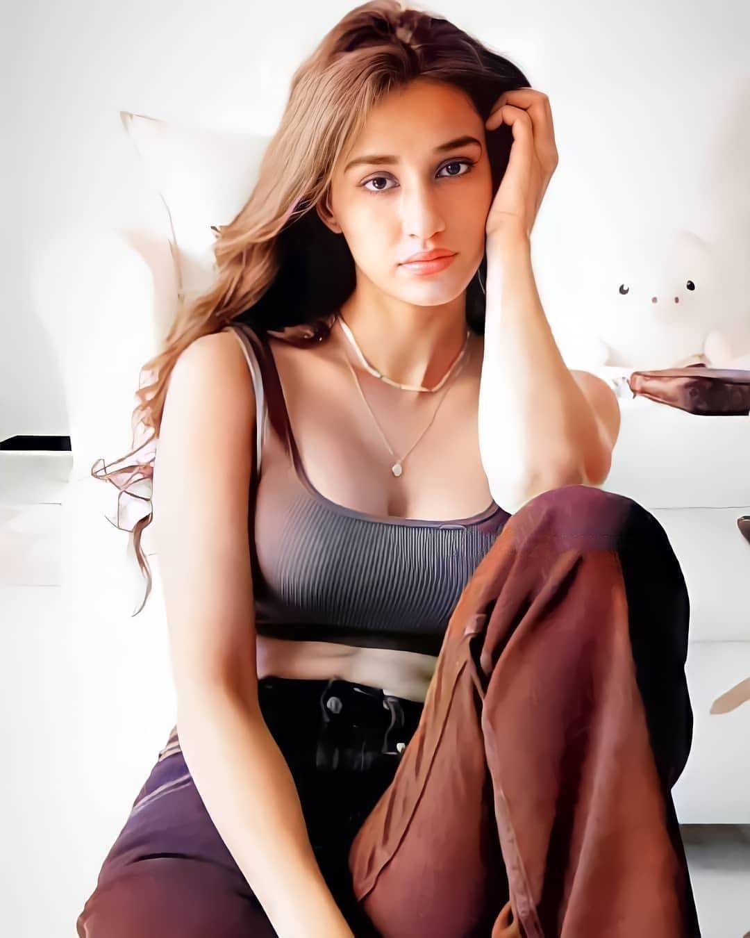 Disha Patani | Scrolller