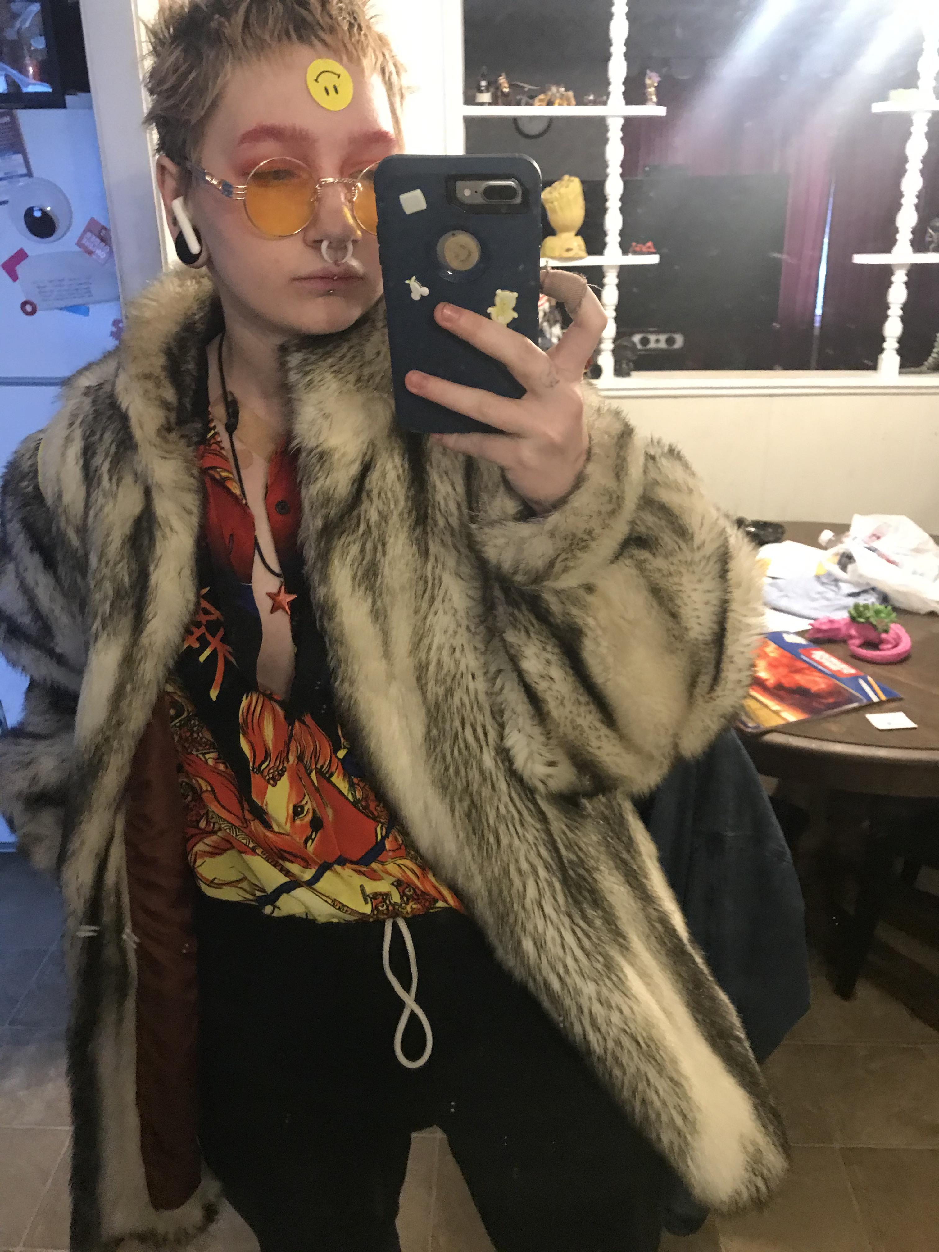 Disillusioned smiley face | Scrolller