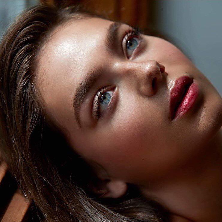 Distant Gaze | Scrolller