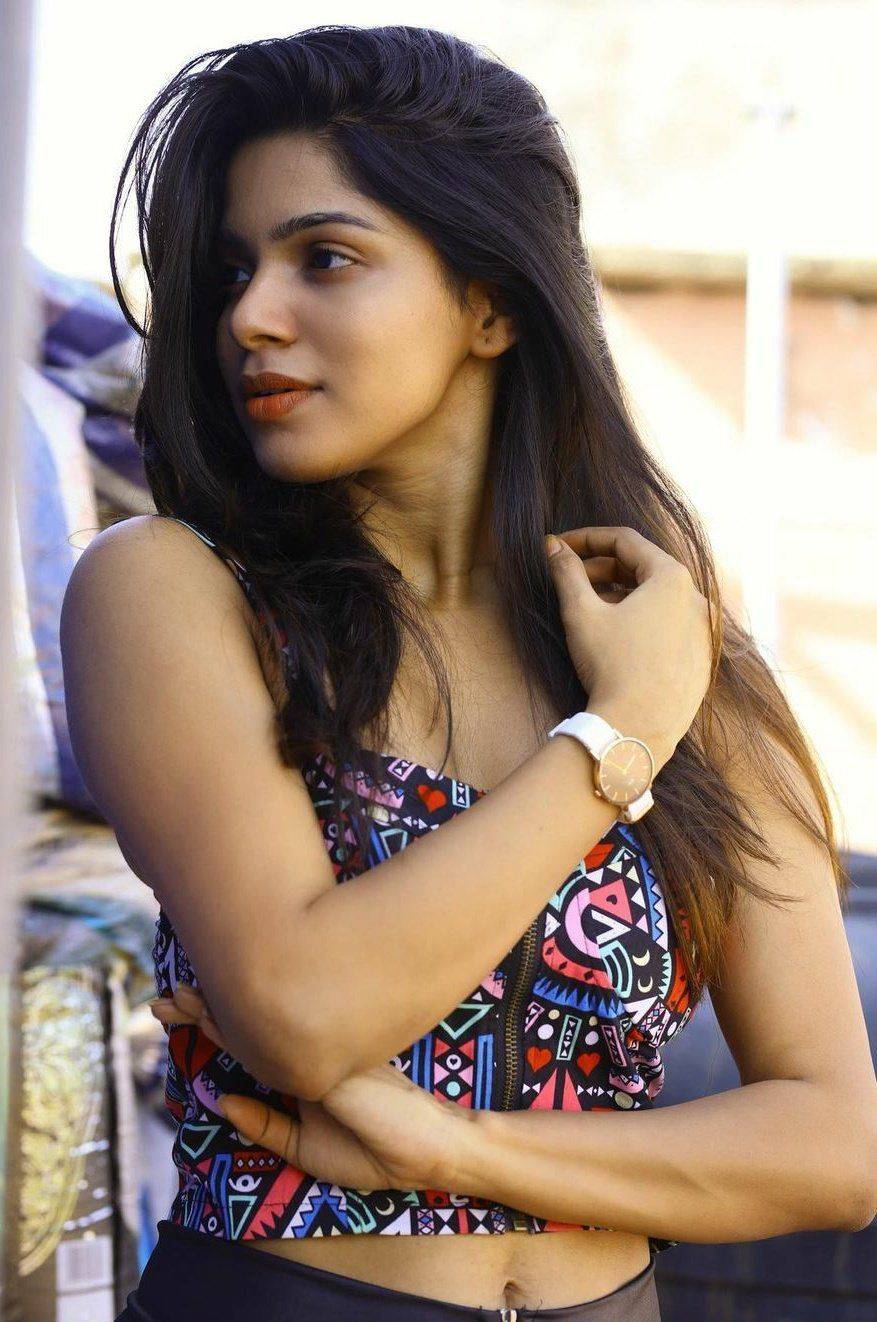 Divya Bharathi | Scrolller