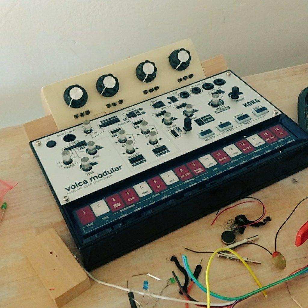DIY voltage mixer for the Volca Modular | Scrolller