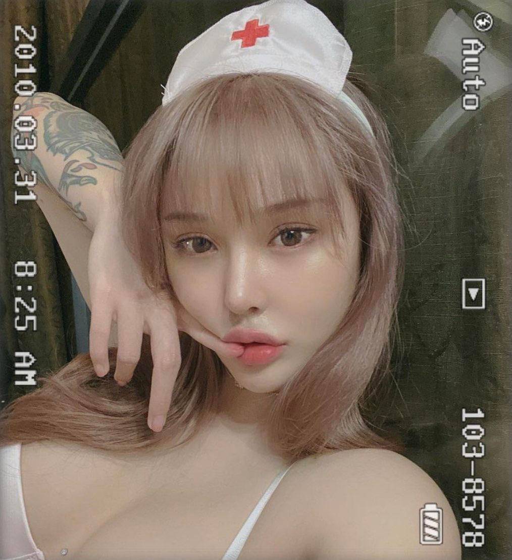 Dm if you want to cum tribute this slutty whore kik: r4peeeeee (must start off with a cock trib ...