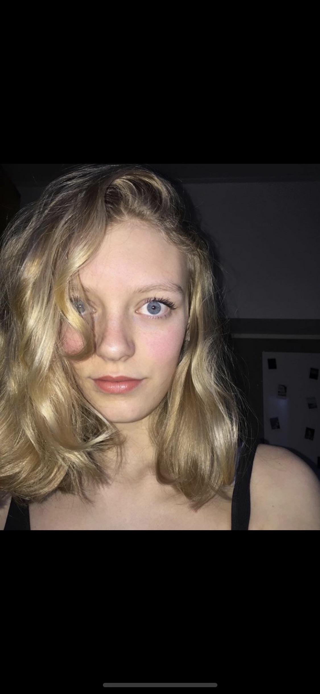 Dm me for candid pics | Scrolller