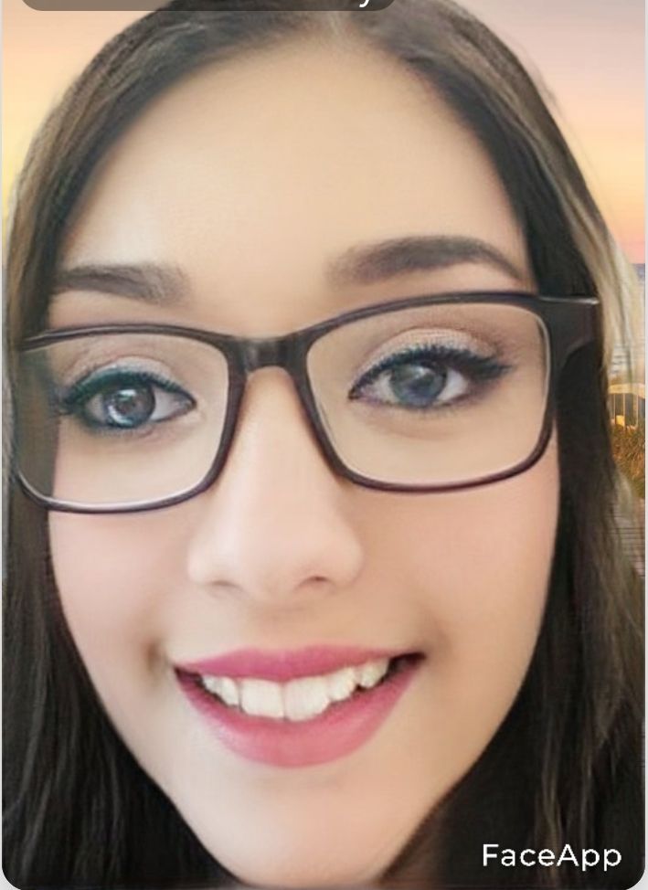 Do I look feminine? I used FaceApp. | Scrolller
