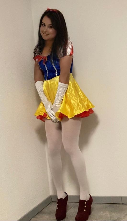 Do I Look Like A Sissy Princess Scrolller 2217