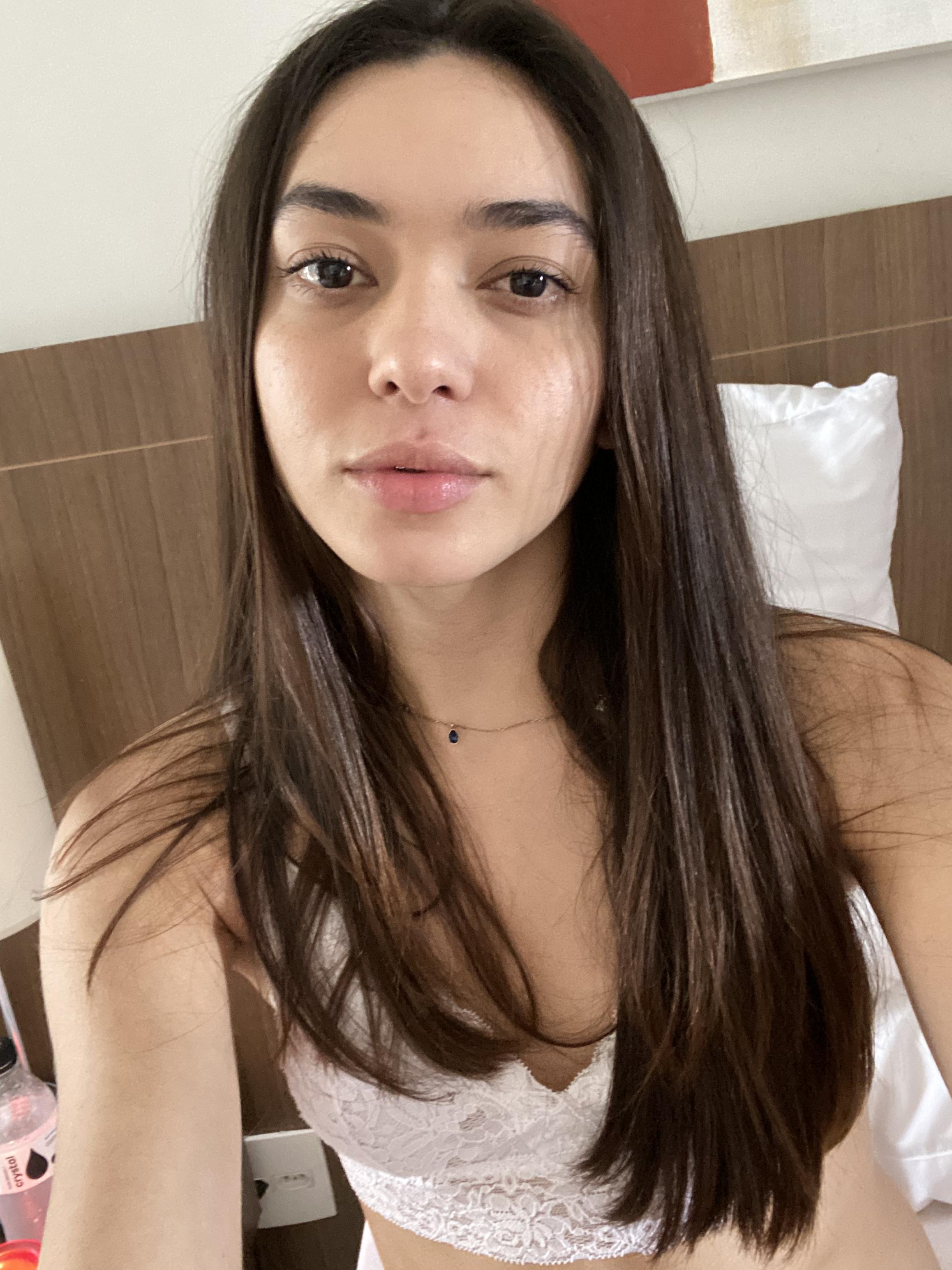 Do I look too young to be around here? 🙈🤤 | Scrolller