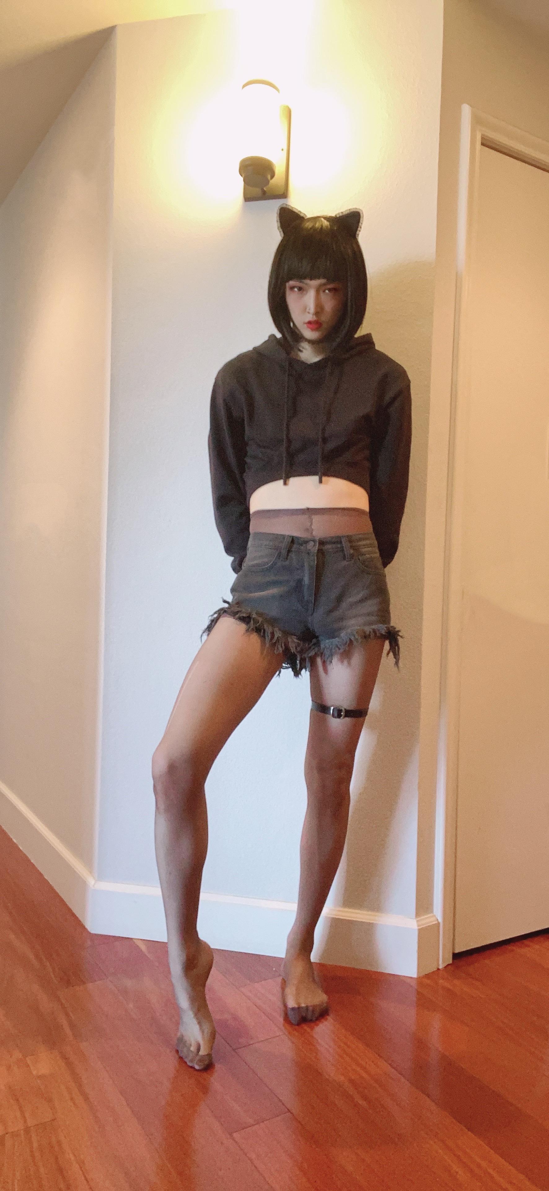 Do I make a cute emo femboy? | Scrolller