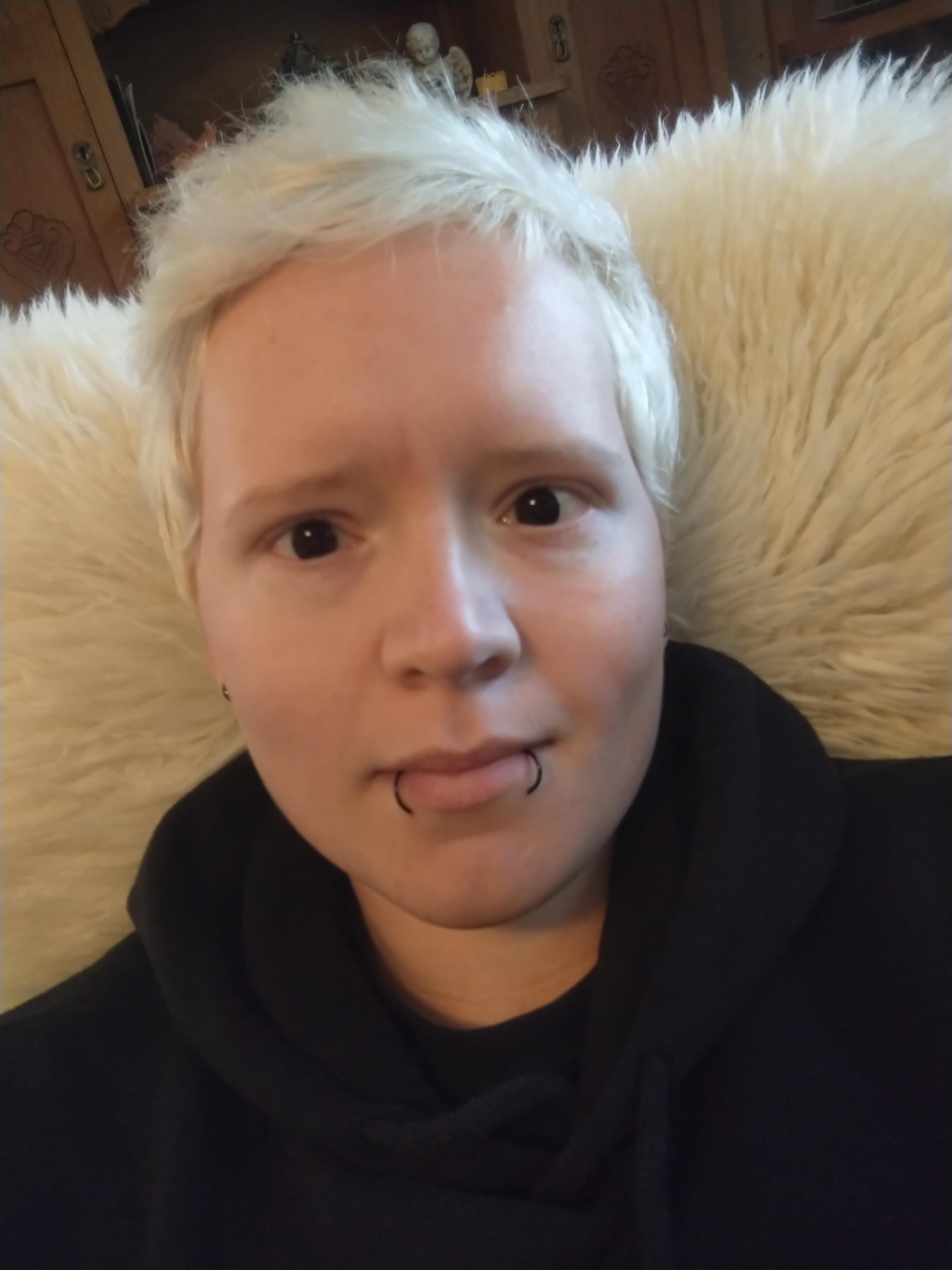 Do i pass ? Also age ? | Scrolller