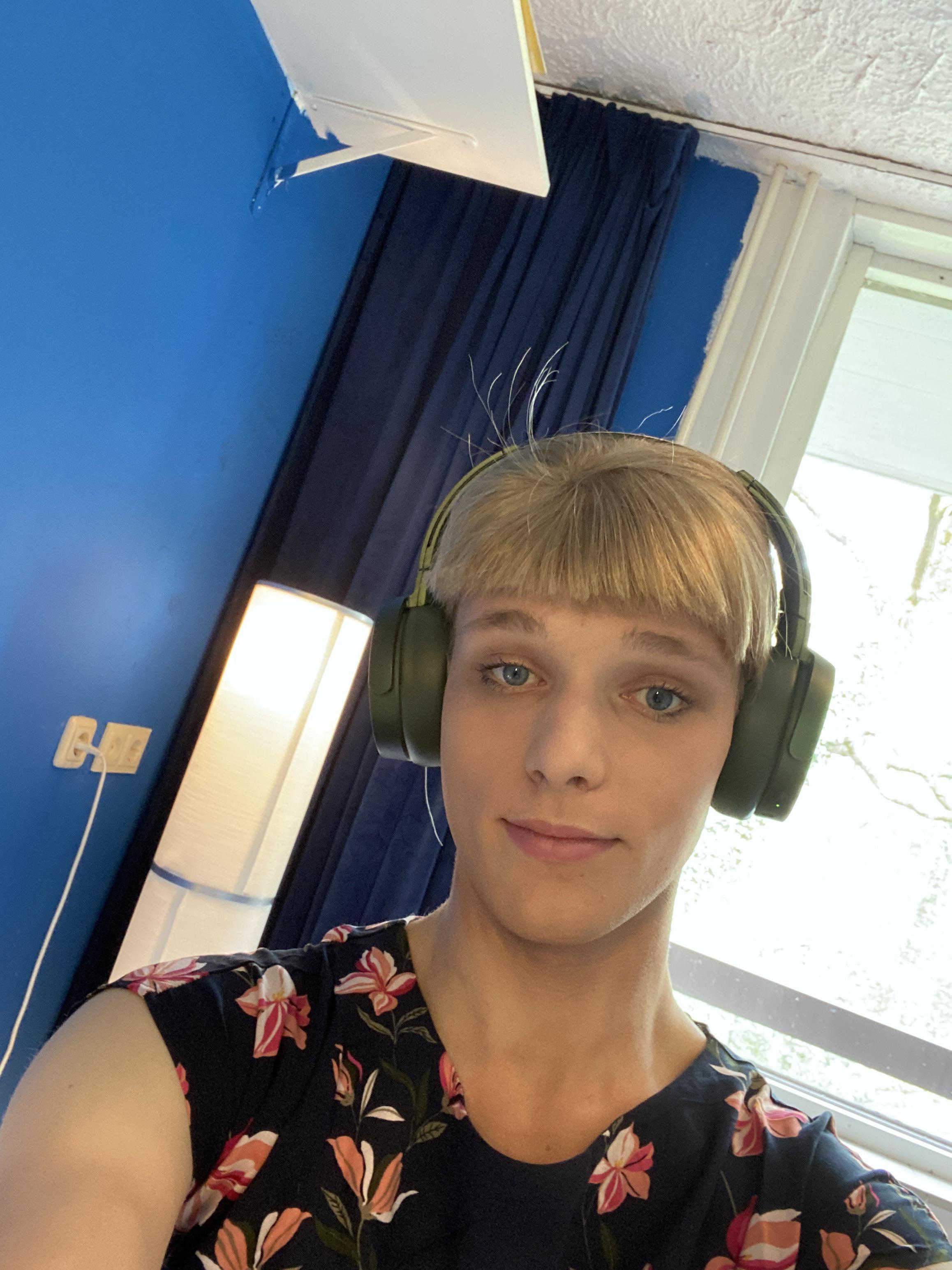 Do I pass? Mtf pre everything | Scrolller
