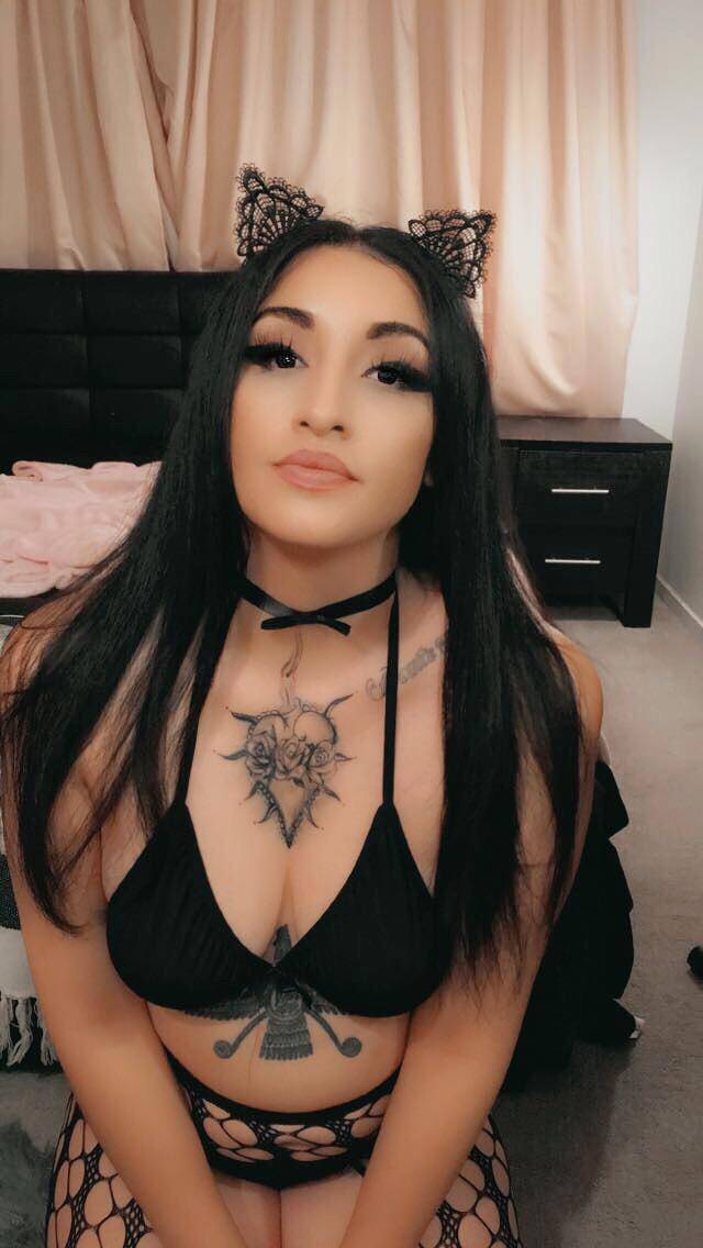 Still fuckable after 4 kids? | Scrolller