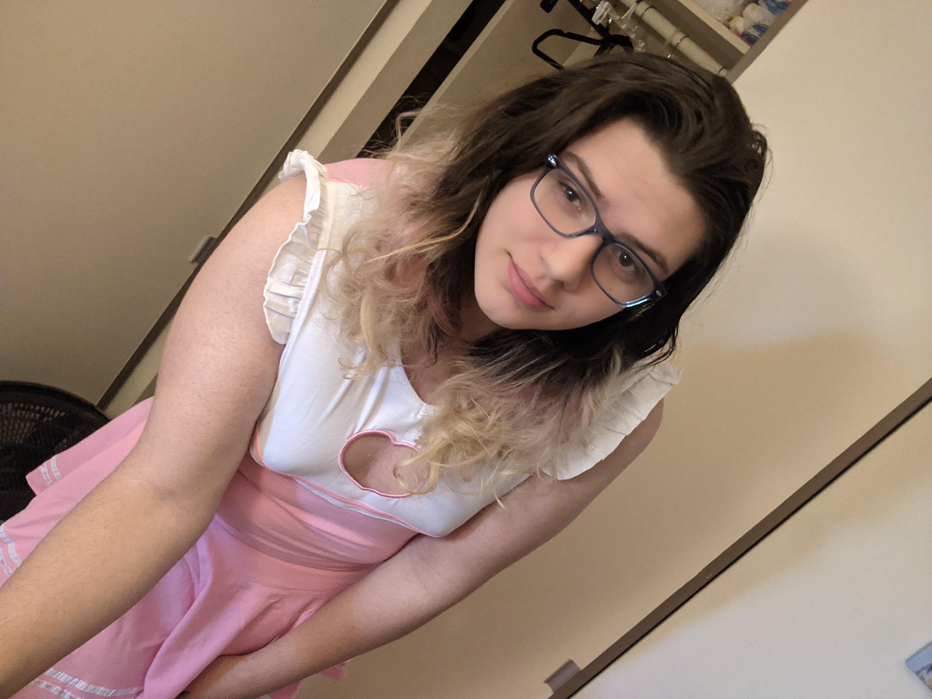 Do you all like my new onsie? | Scrolller