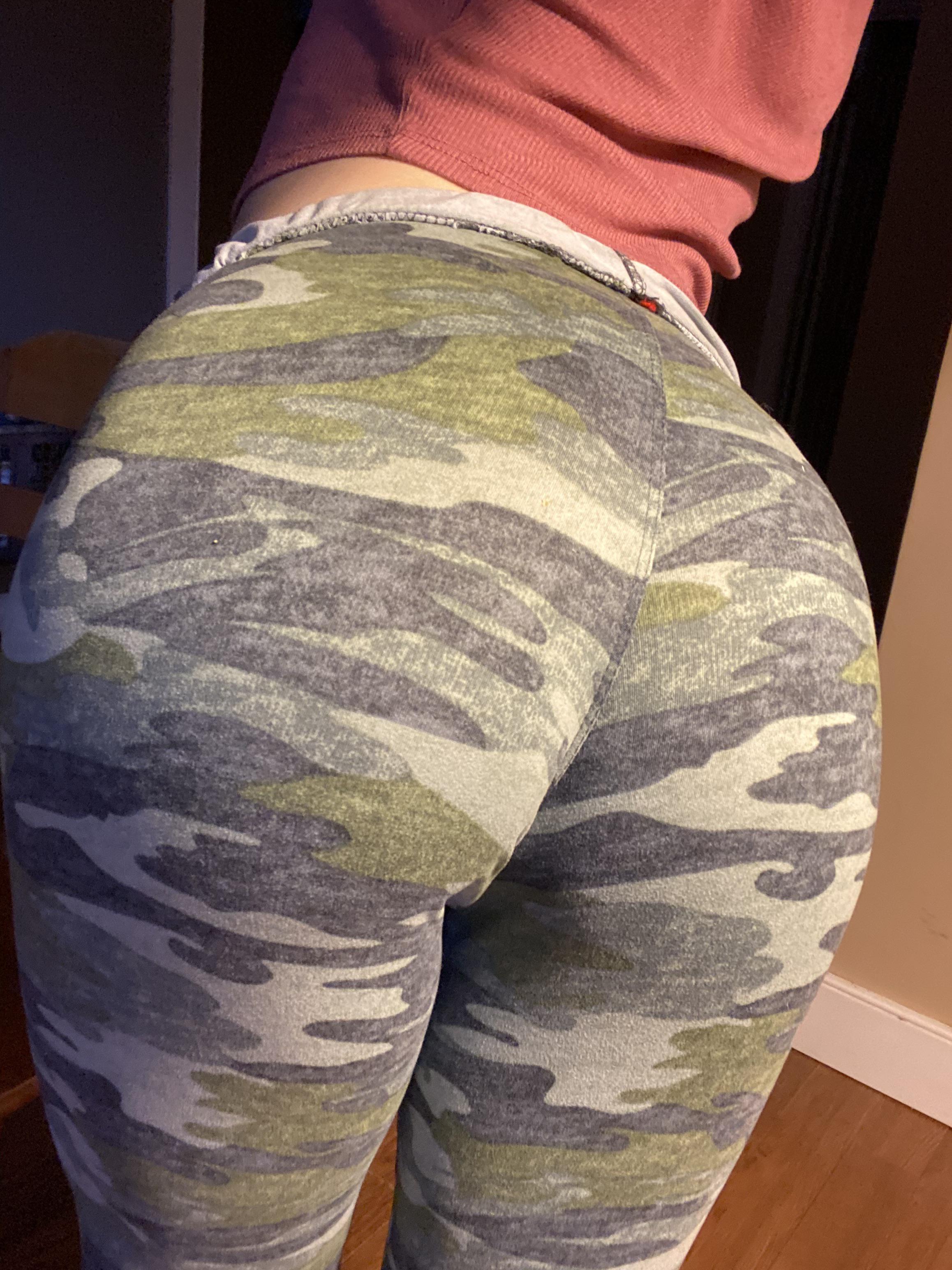 Do you like girls who wear camo | Scrolller