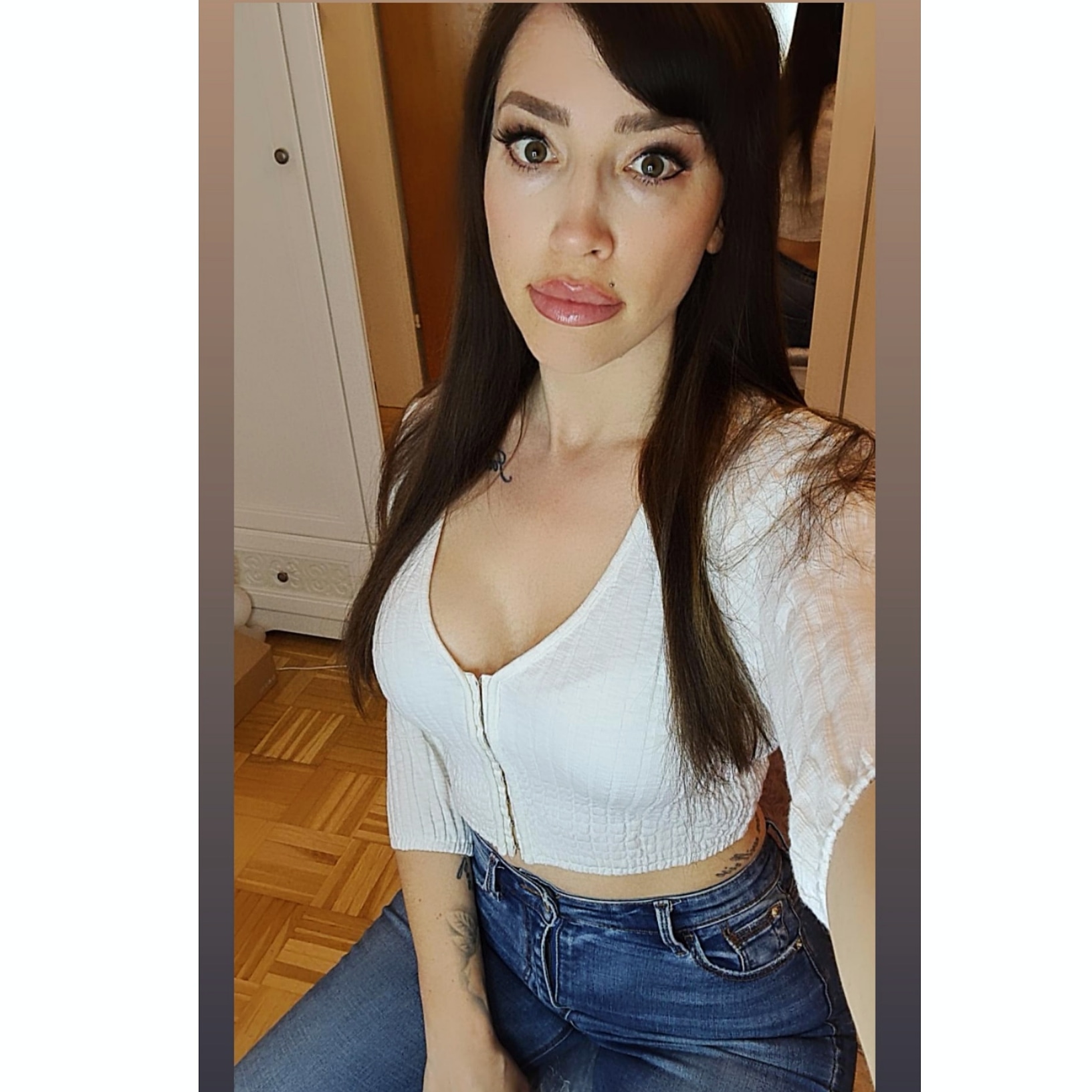 Do you like girls with brown hair ? | Scrolller