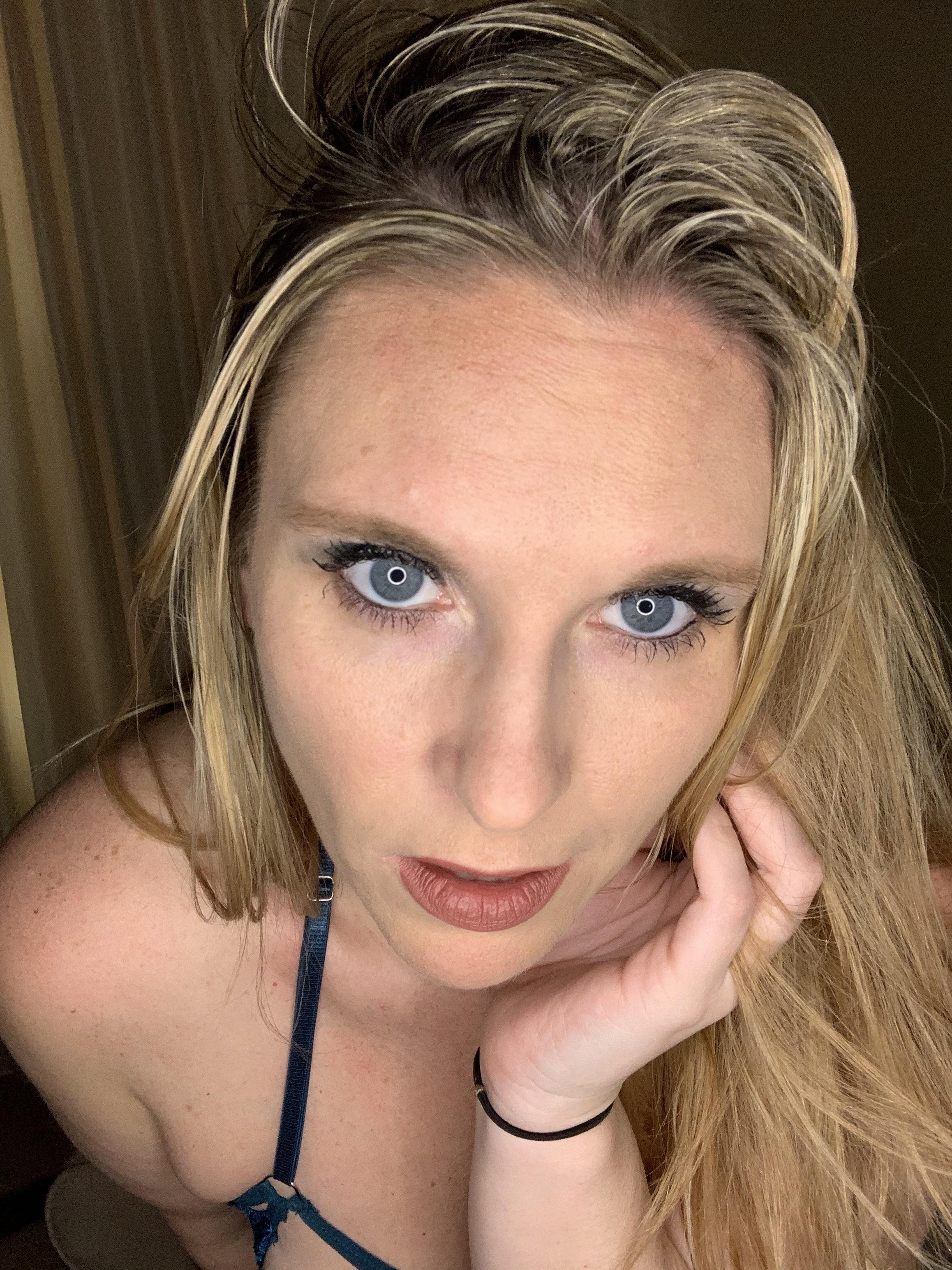 Do You Like It When I Watch You 😉 Scrolller