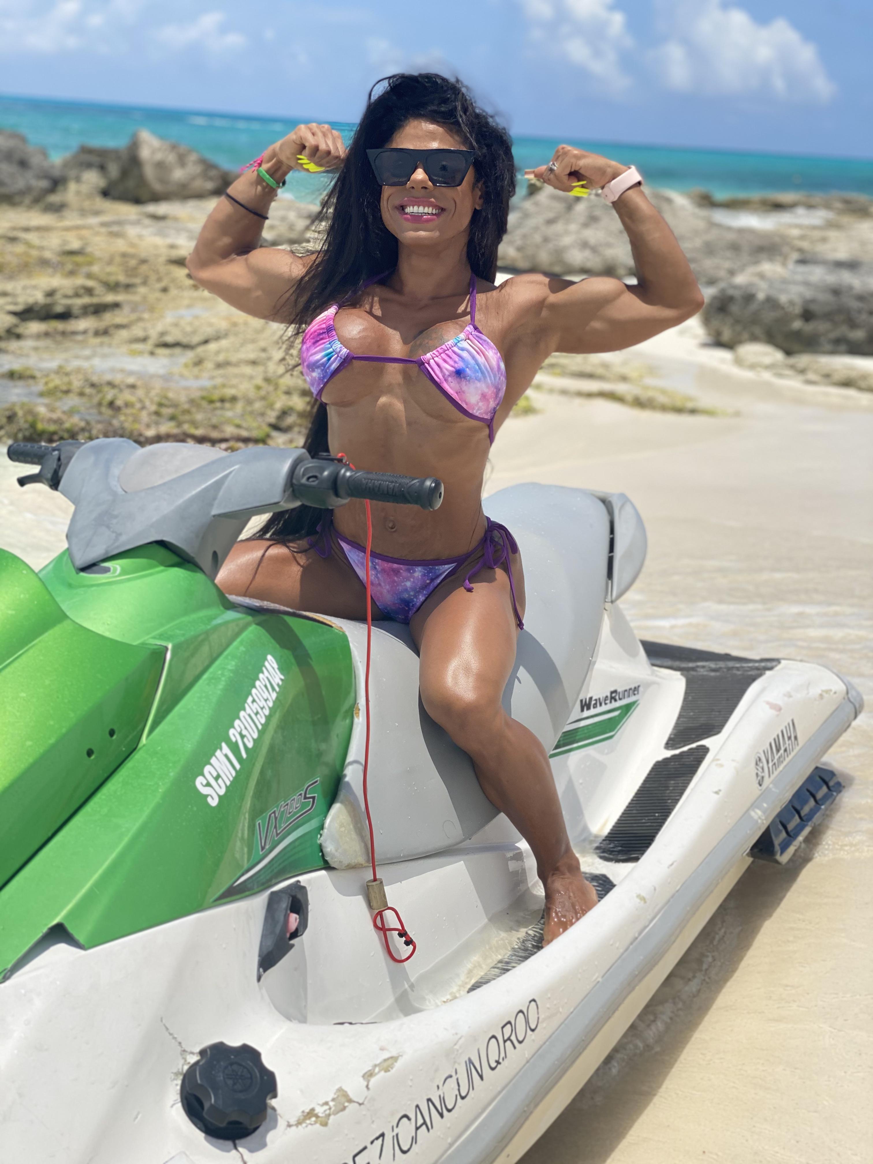 Do you like my biceps | Scrolller