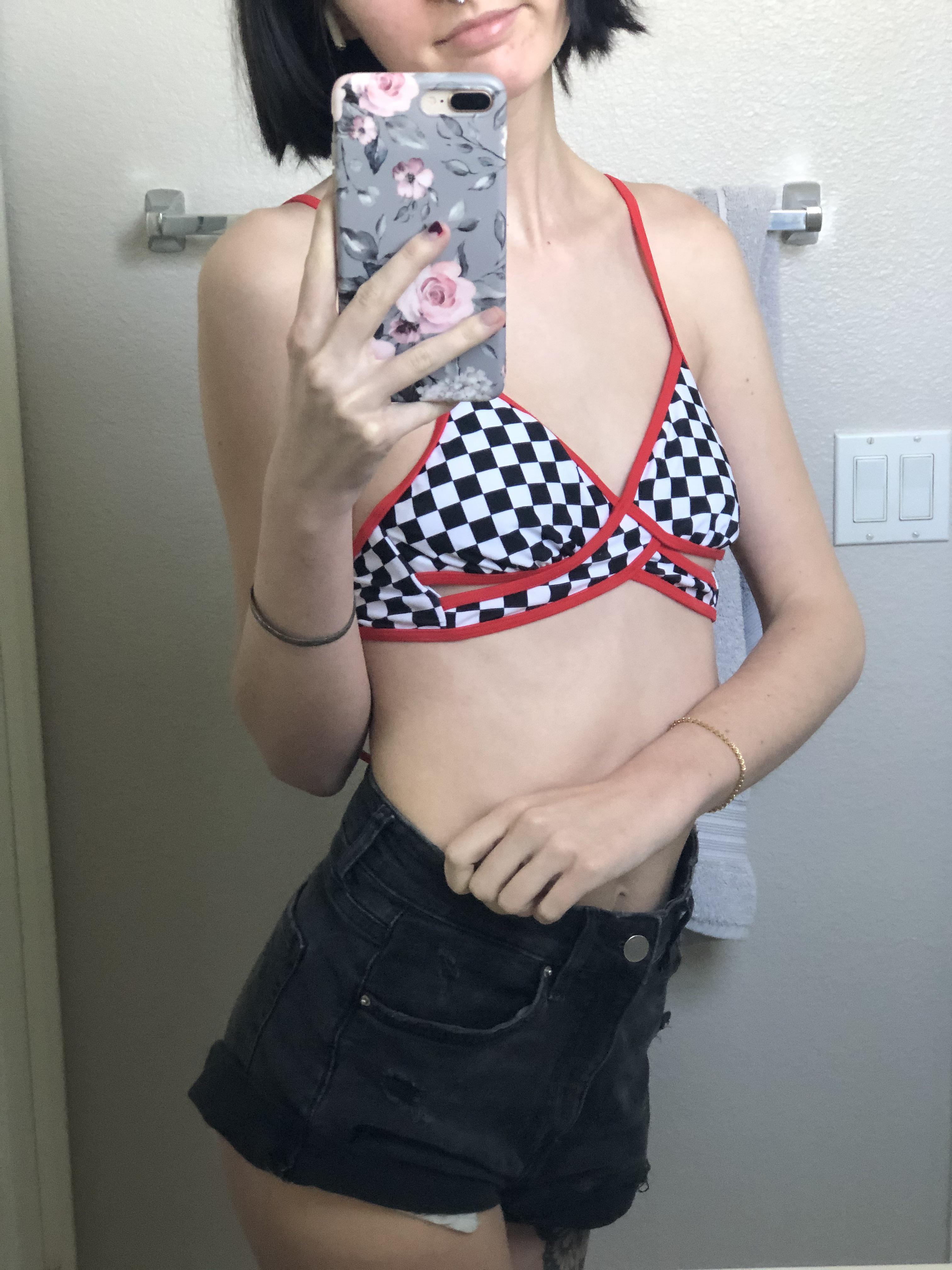 Do you like my flat chest? ️ | Scrolller