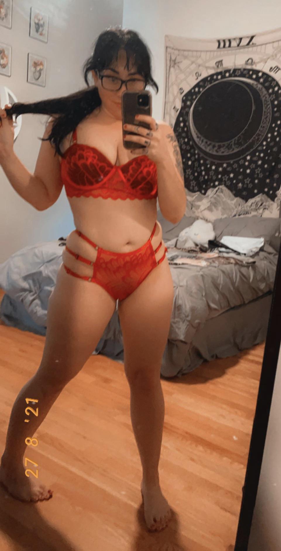 Do you like my new outfit? | Scrolller Do you like my new outfit? | Scrolller