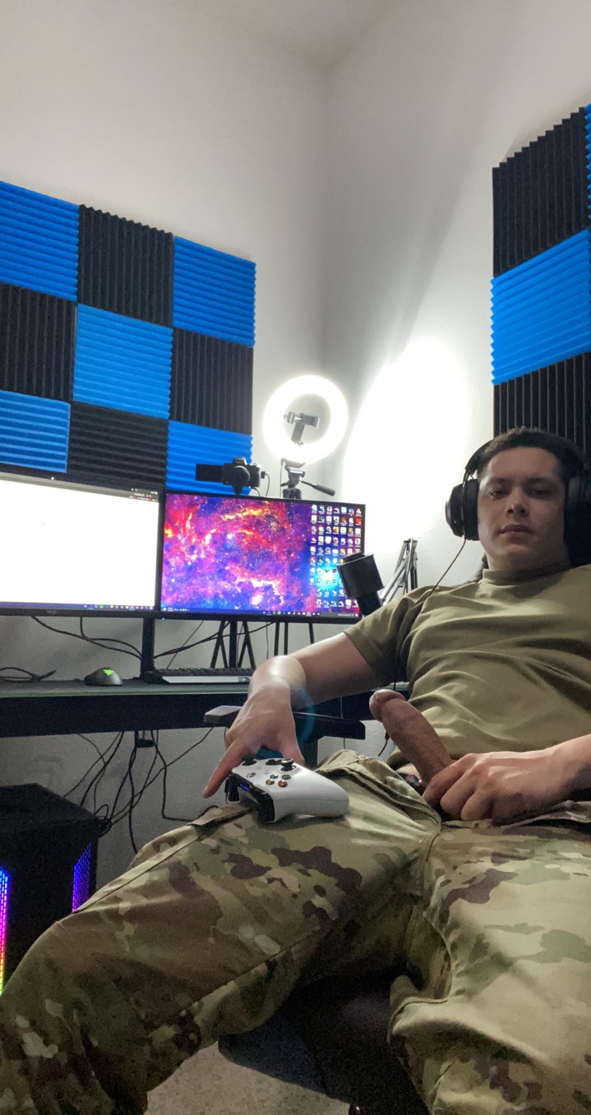 Do you like my setup or my dick better | Scrolller