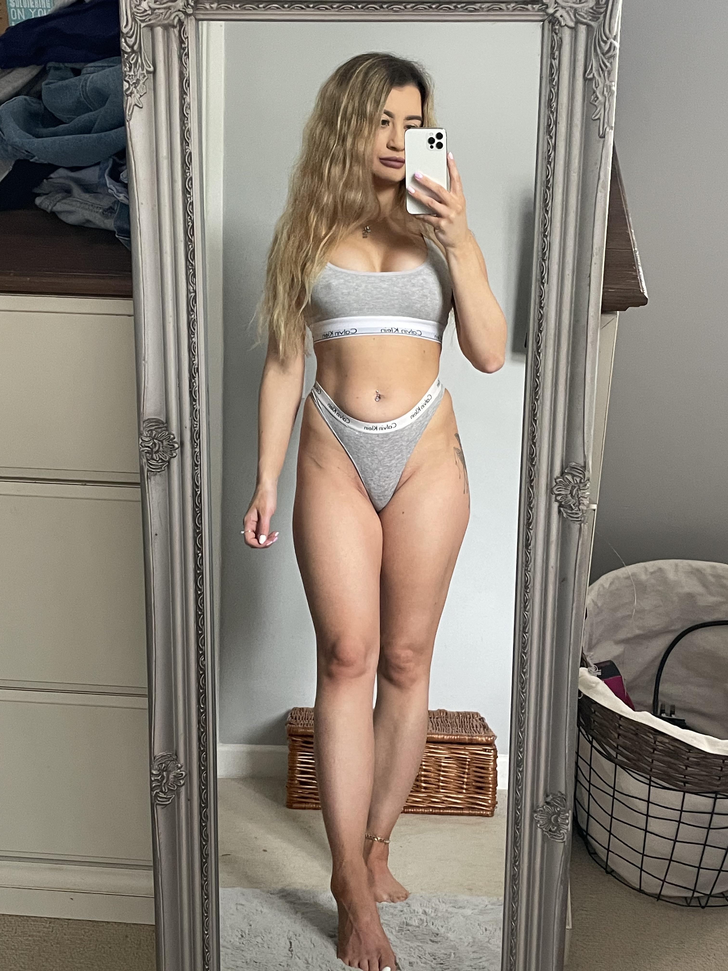 Cute petite girl next door | Scrolller