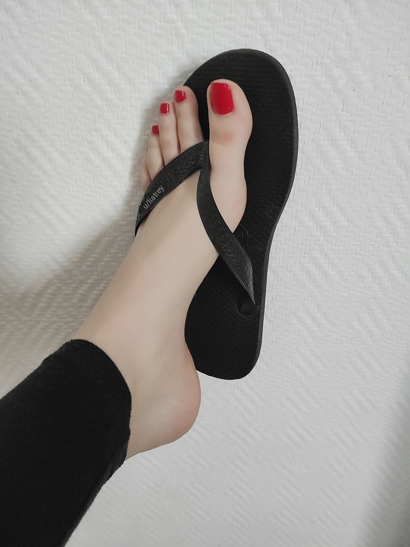 do you like seeing arches on flipflops? | Scrolller