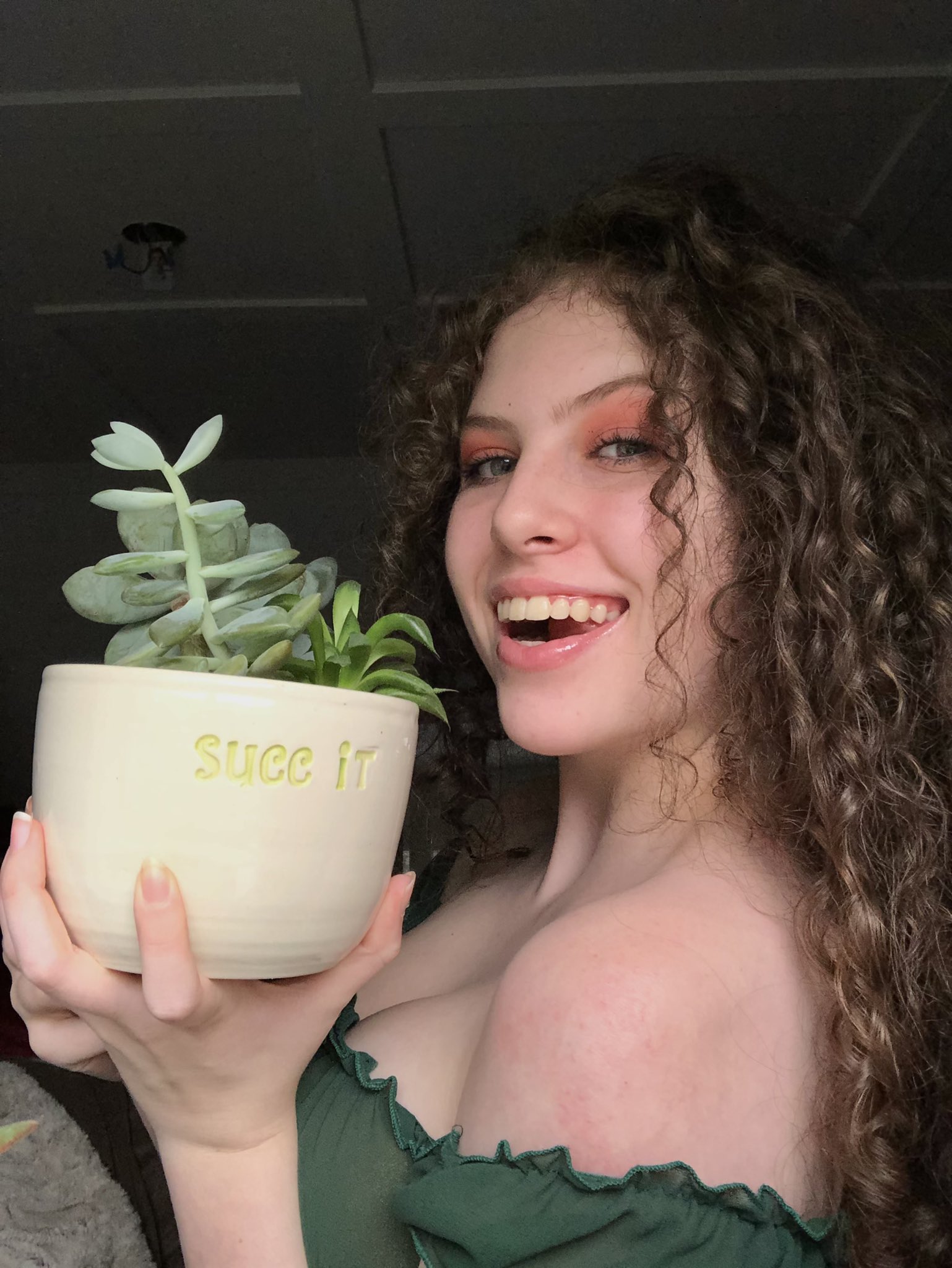 How do you want to serve me today my sissy bitch Kik or Snap uniquesext | Scrolller