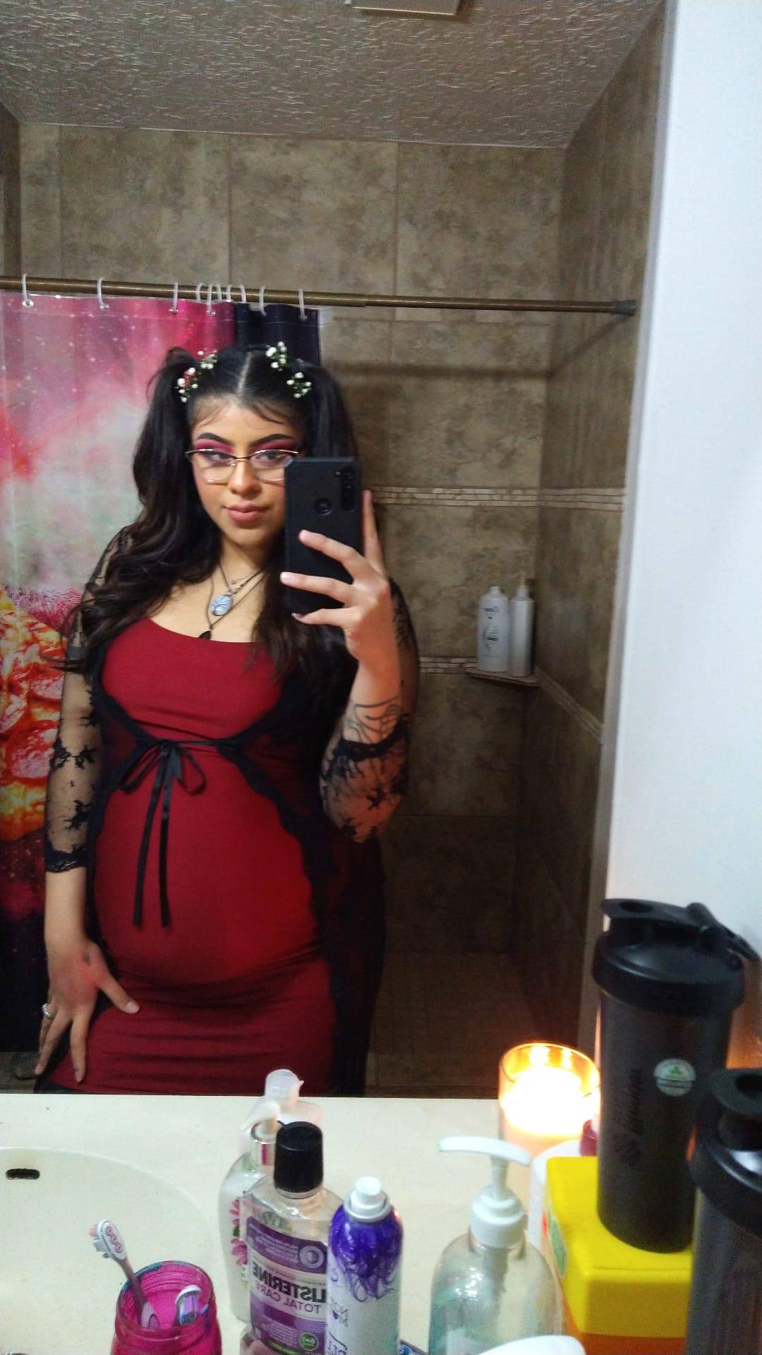 Do you think I'm pretty? | Scrolller