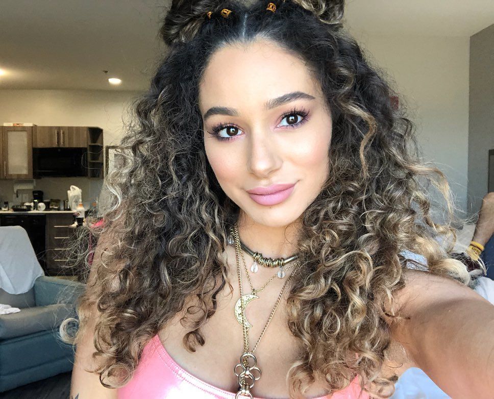 Doe Eyes | Scrolller