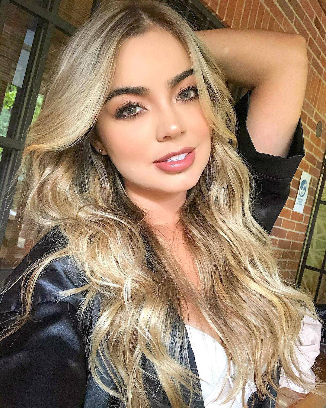 Doe eyes | Scrolller