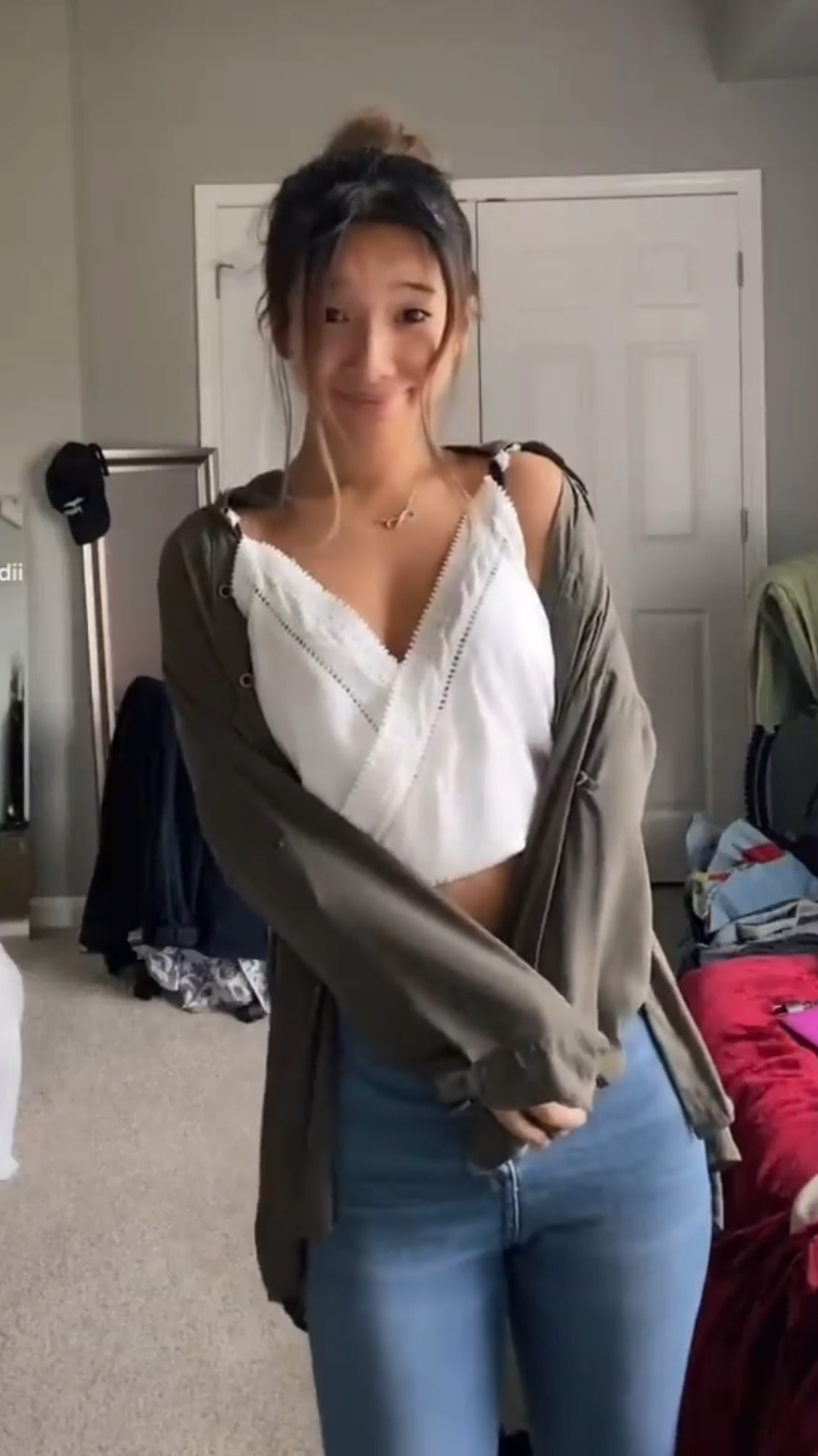 does a 4'11, 96lbs 18 yo count as breedable? | Scrolller