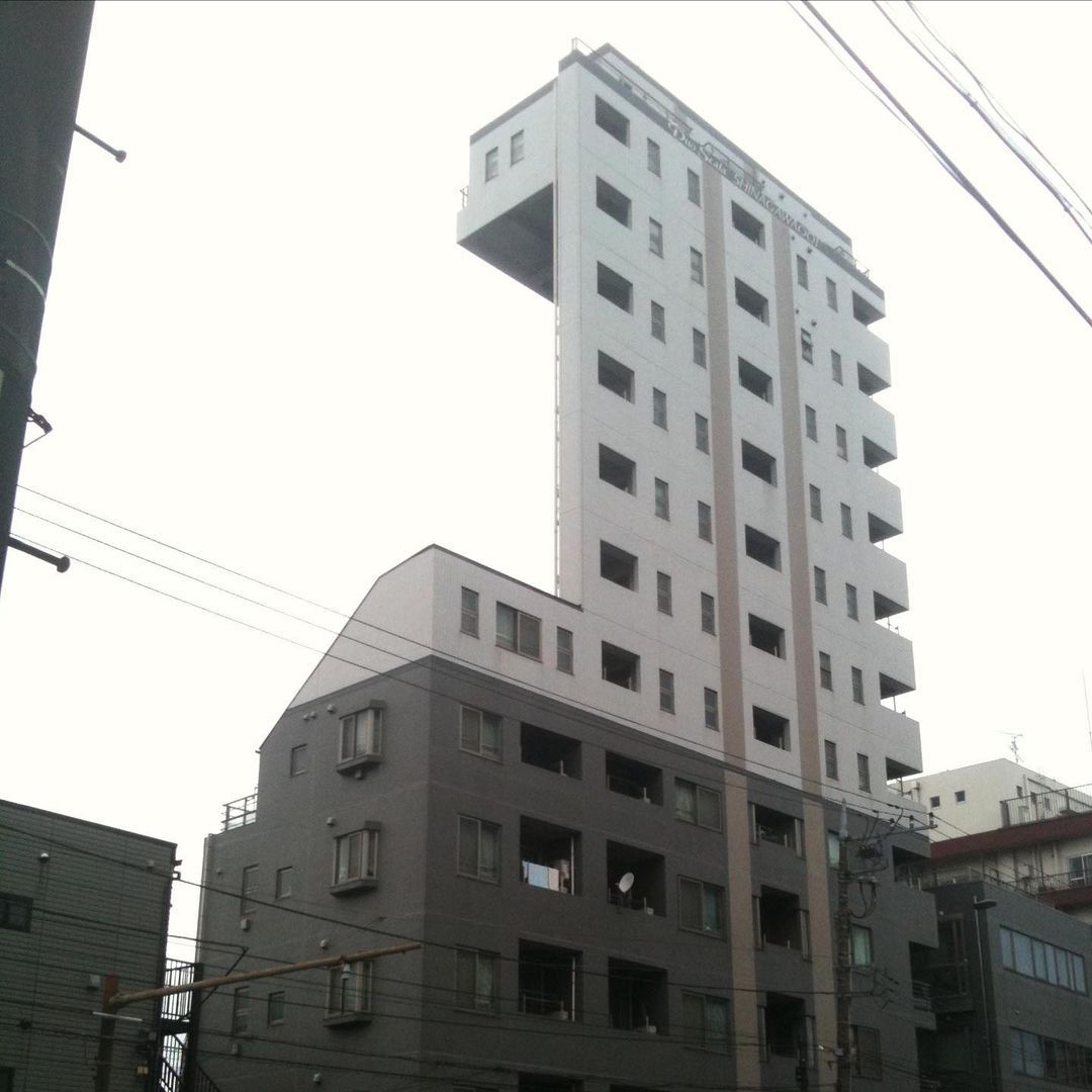 Does anyone know the backstory of this apartment building in Shinagawa? | Scrolller
